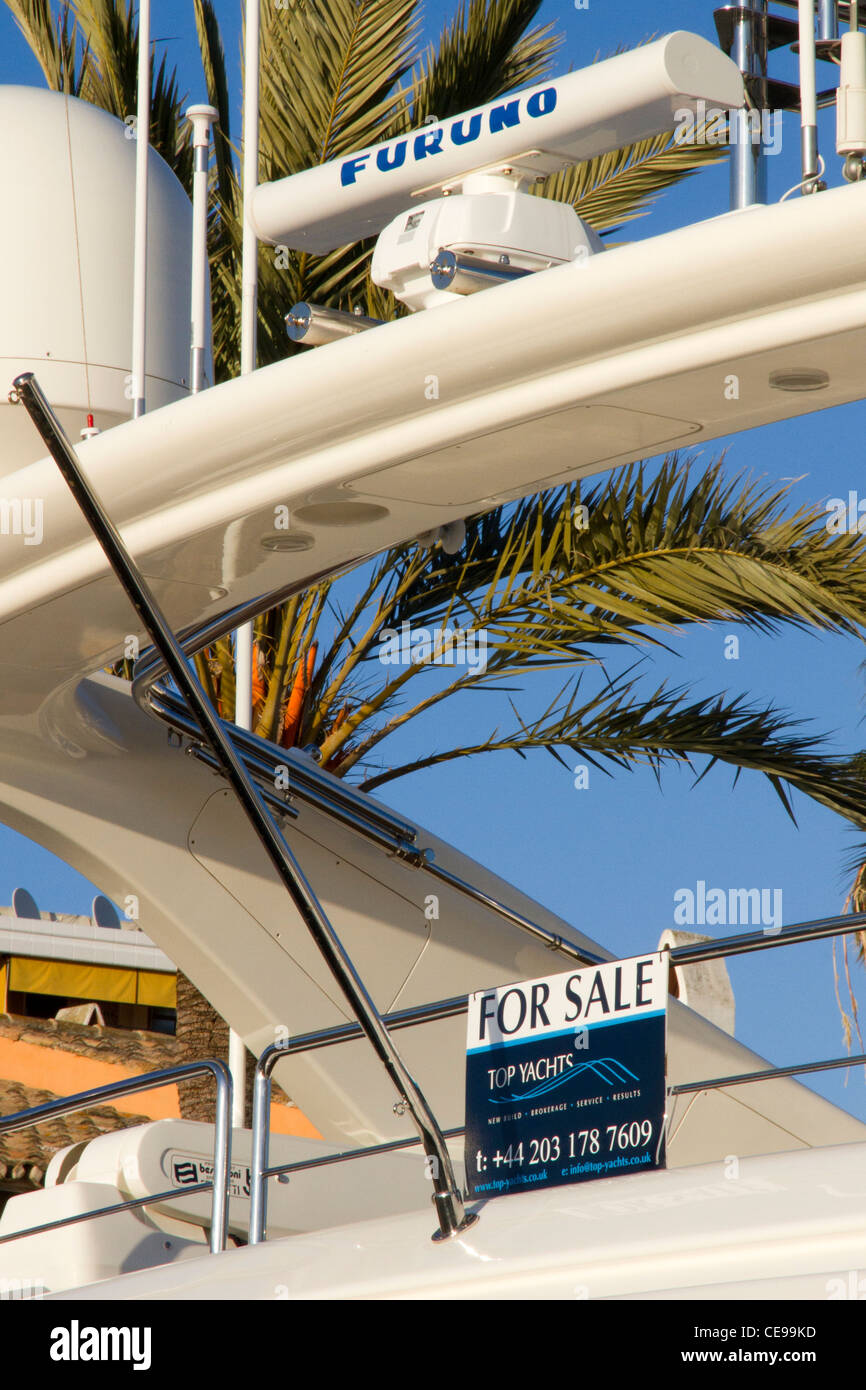 Boat for sale sign hi-res stock photography and images - Alamy