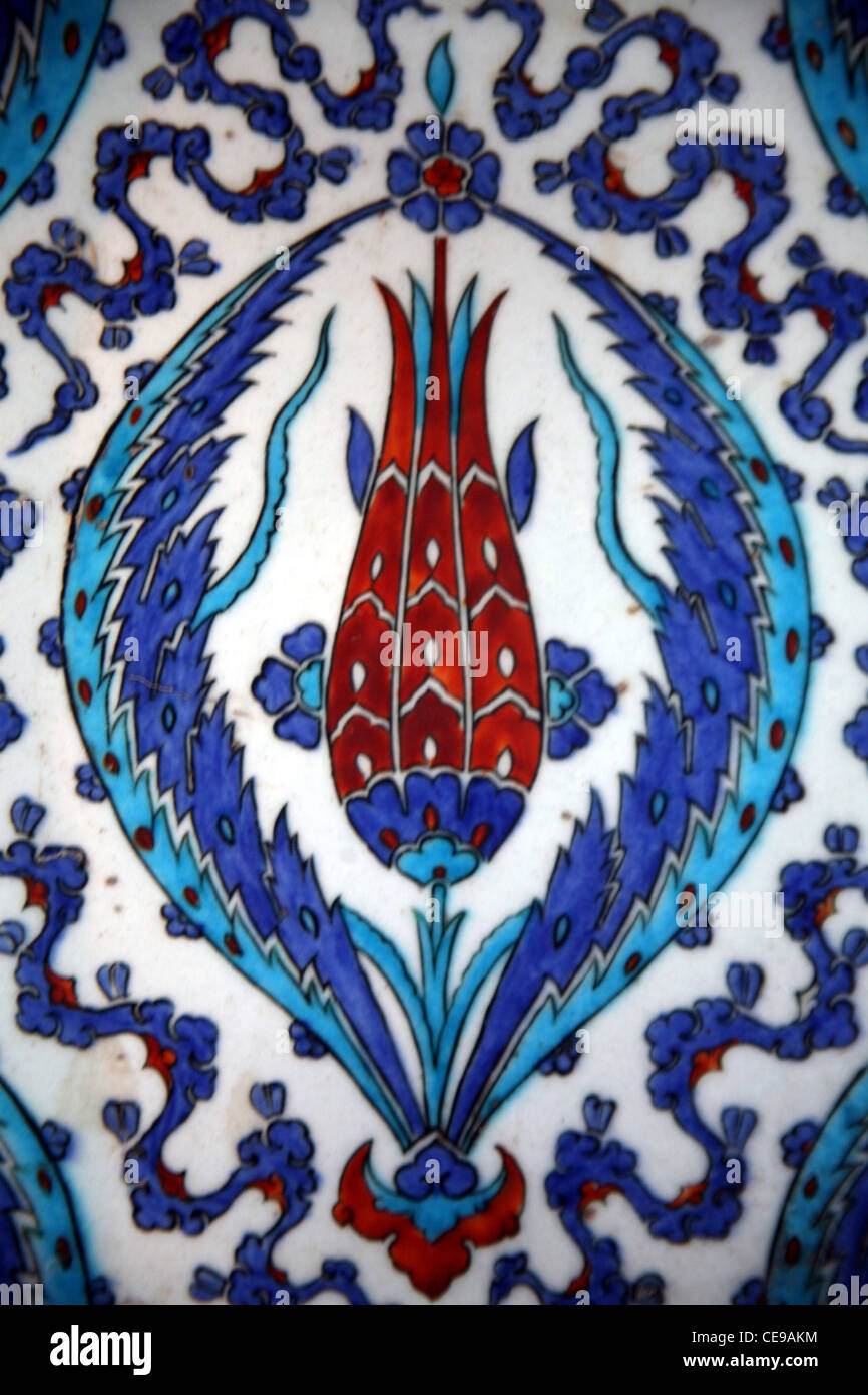 Rustem pasha mosque tulip tile hi-res stock photography and images - Alamy