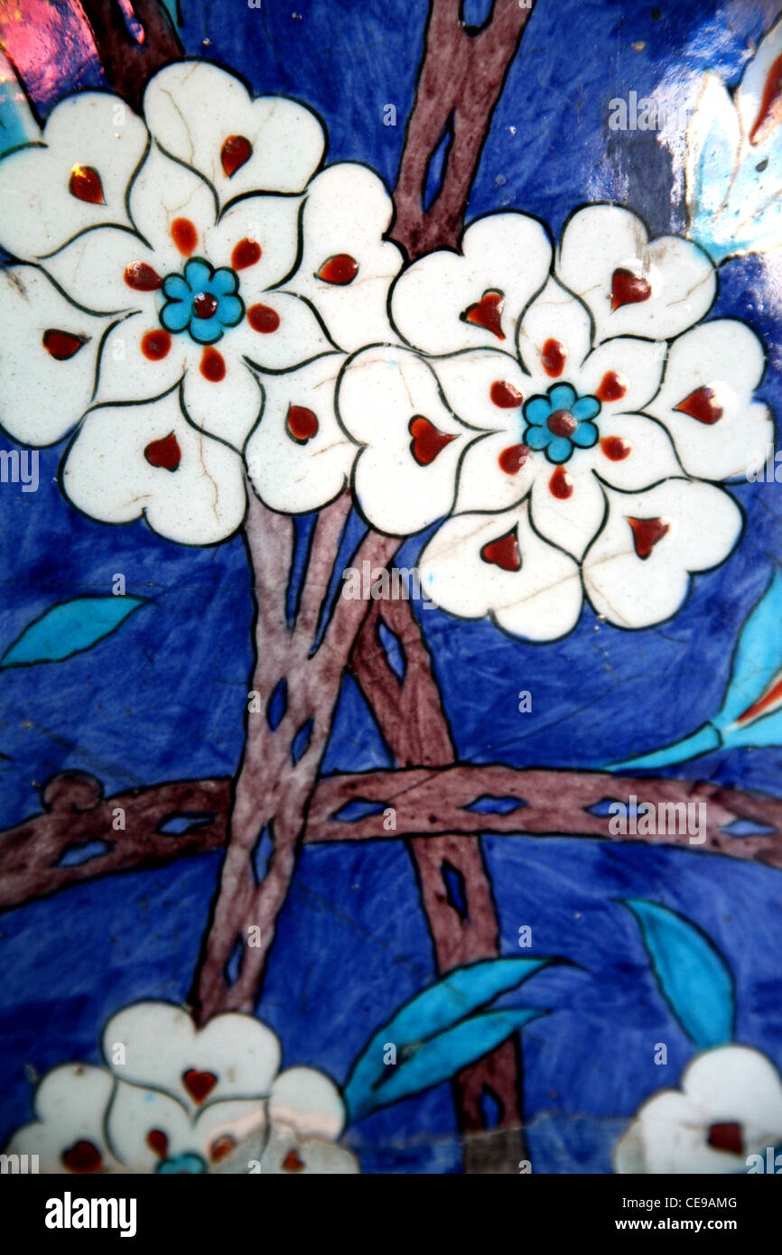 Rich floral design on an Iznik tile, Rustem Pasha Mosque, Istanbul ...