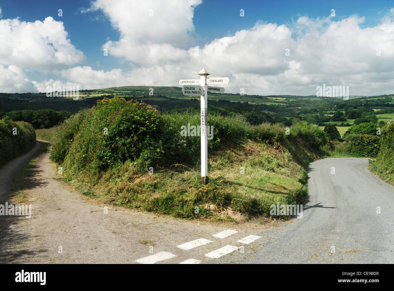 Countrylane hi-res stock photography and images - Alamy