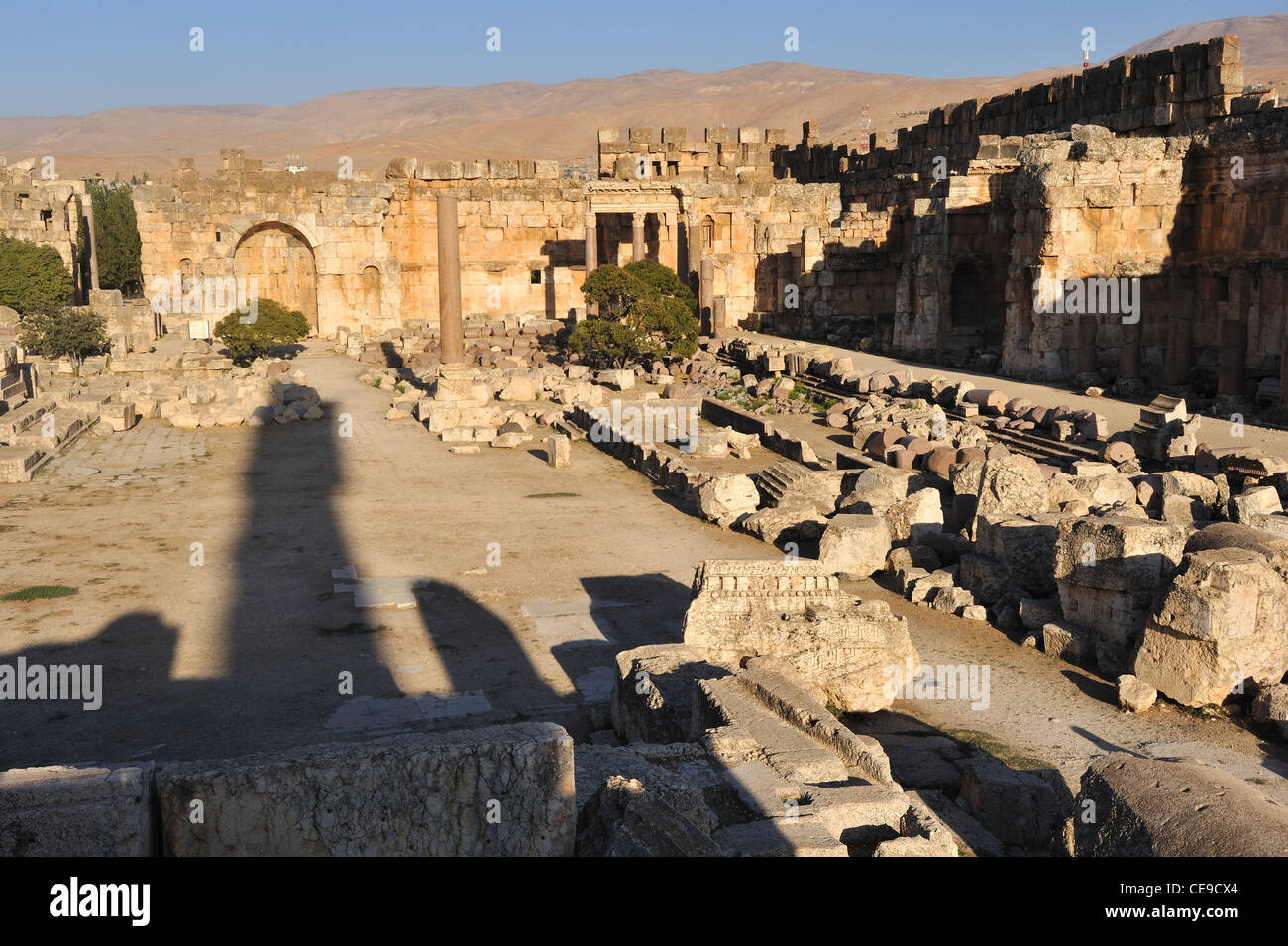 ancient Roman temple in baalbeck lebanon Stock Photo - Alamy