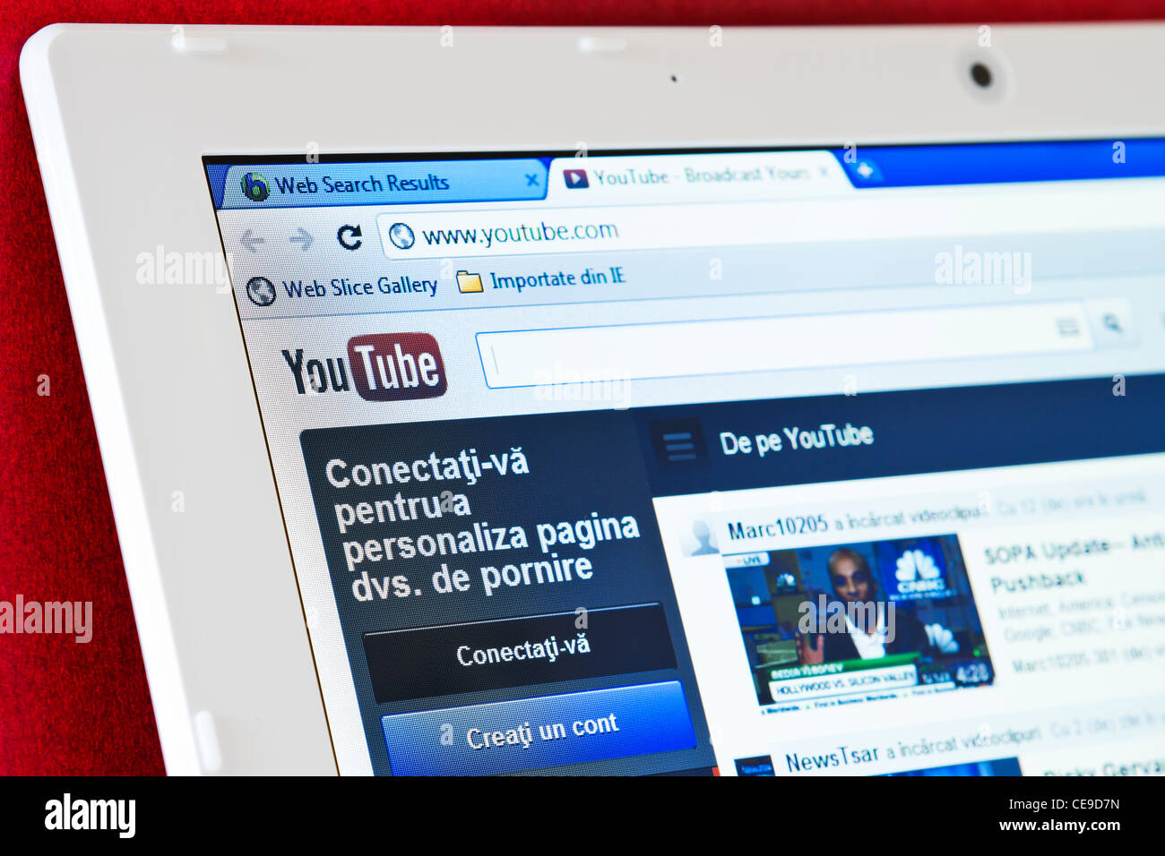 Youtube keyboard hi-res stock photography and images - Alamy