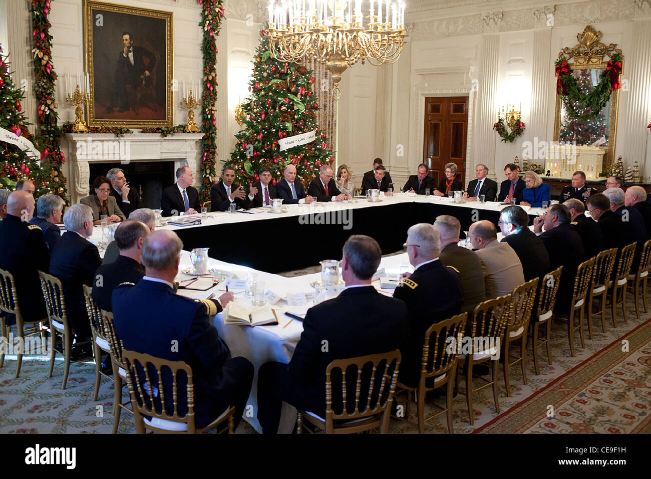 President Barack Obama meets with Secretary of Defense Leon Panetta and ...