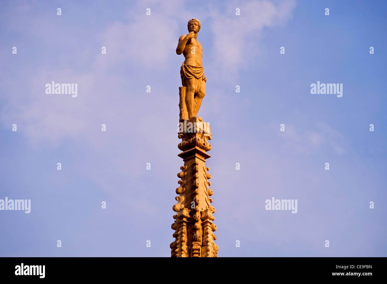 Gothic rooftop statue hi-res stock photography and images - Alamy