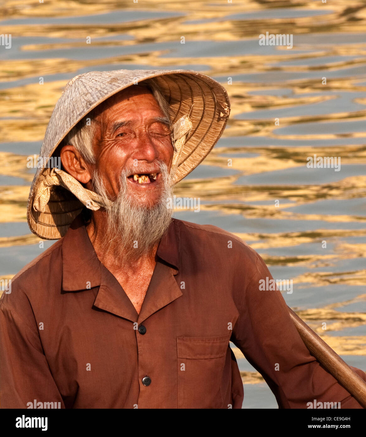 Old vietnamese man white beard hi-res stock photography and images - Alamy