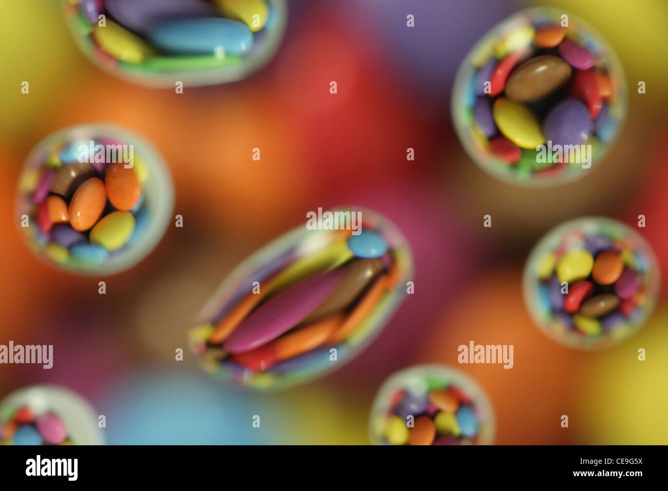 Coloured sweets hi-res stock photography and images - Alamy