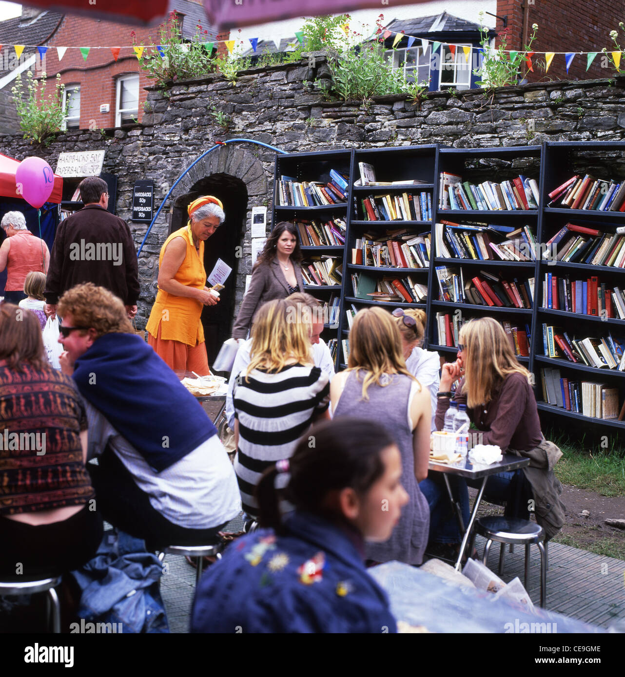 Honesty bookshop hi-res stock photography and images - Alamy