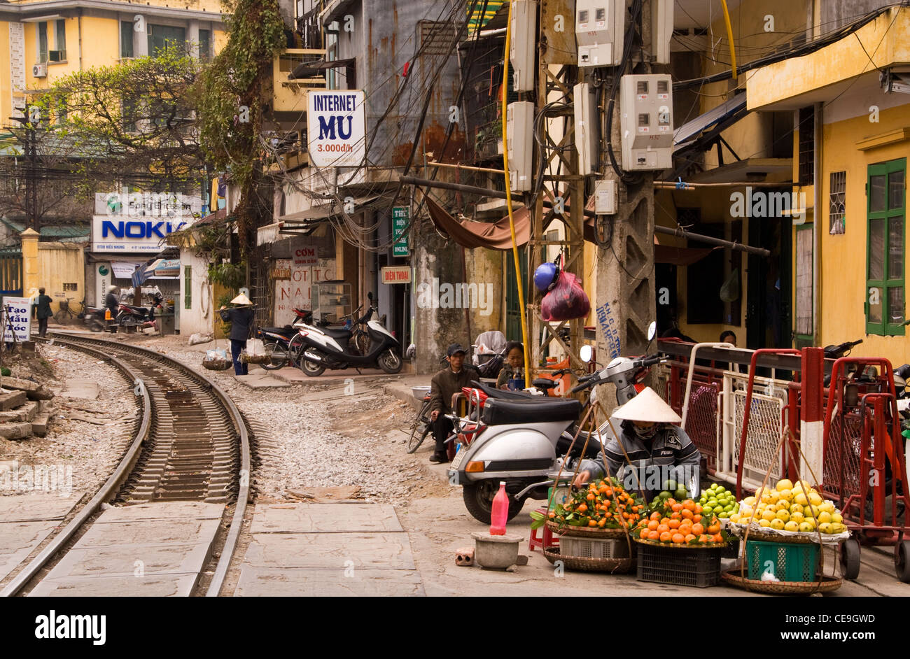 Railway tracks crossing Nguyen Khuyen St, Hanoi, Viet Nam Stock Photo ...