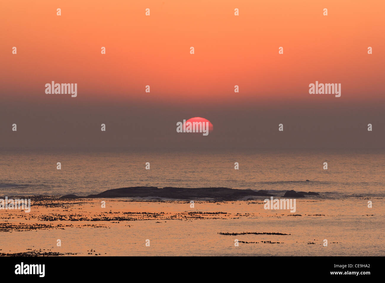 Camps bay cape town sunset hi-res stock photography and images - Alamy
