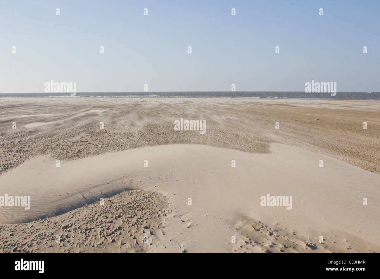 Drifting sand patterns at Ynyslas, Dyfi Estuary Stock Photo - Alamy