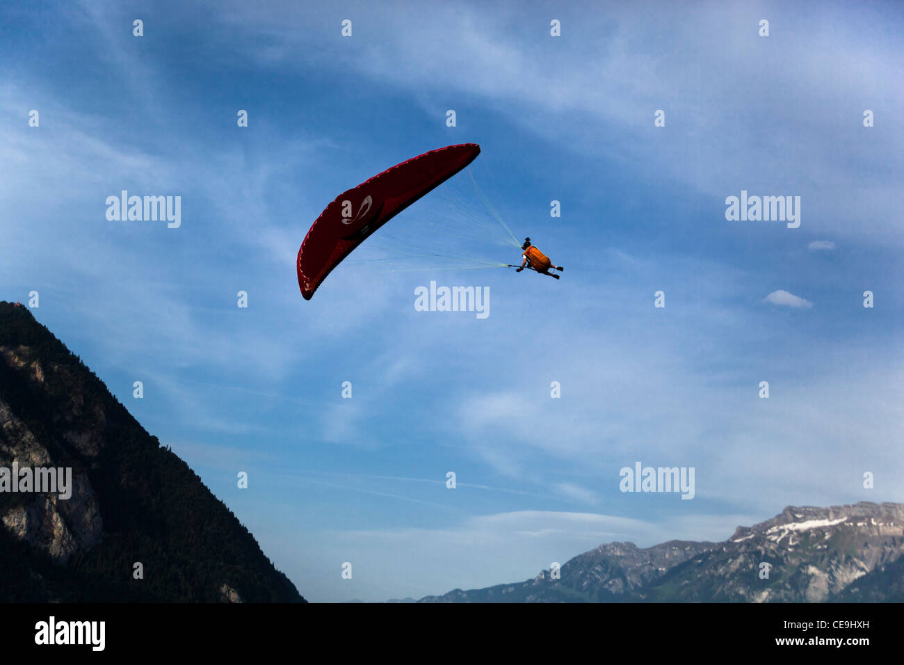 Paragliding in interlaken hi-res stock photography and images - Alamy