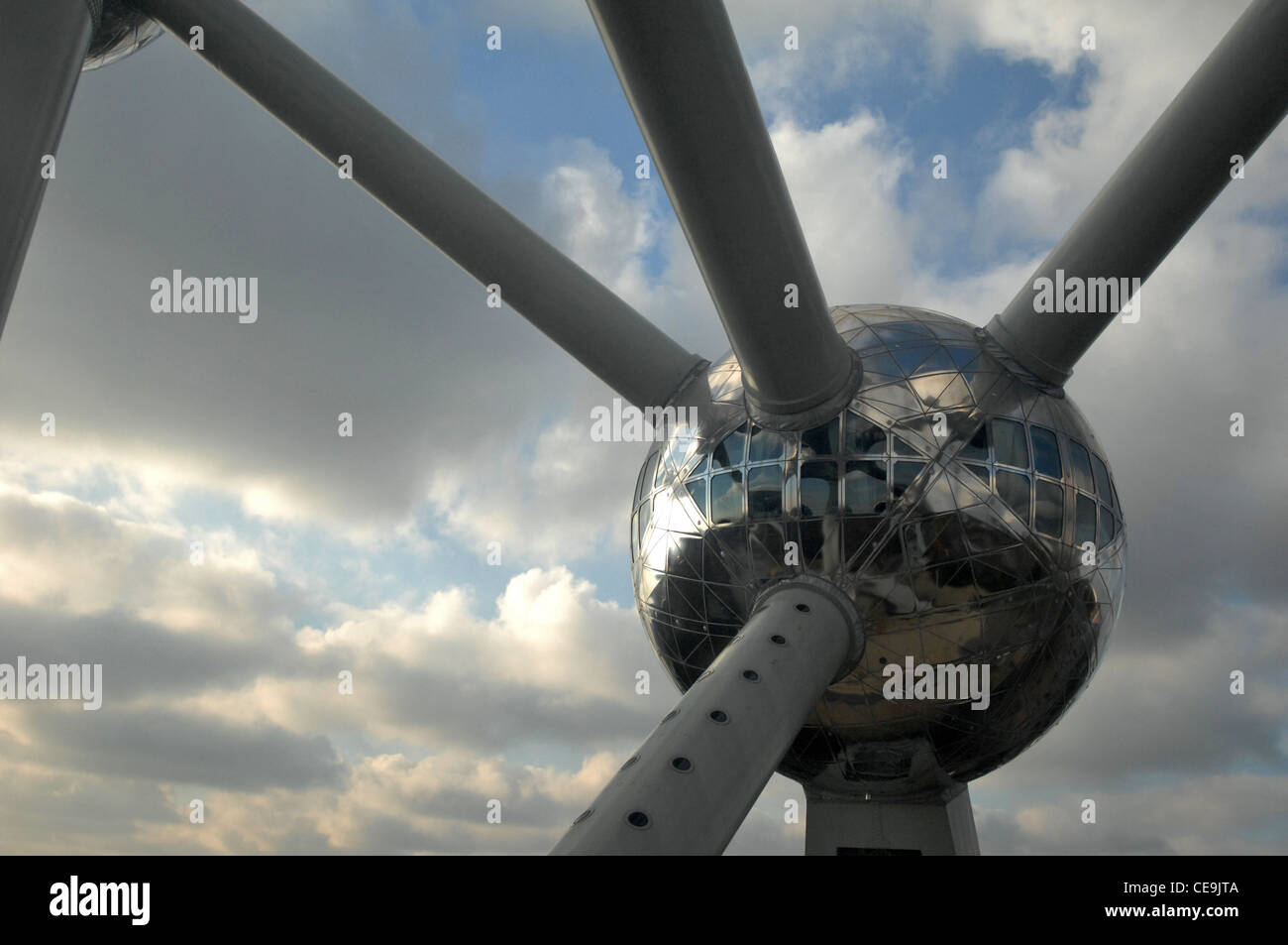 Atomium square hi-res stock photography and images - Alamy