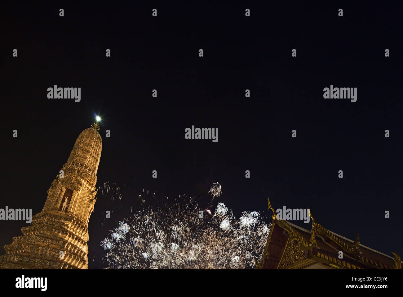 Fireworks over the Temple of Dawn Stock Photo - Alamy