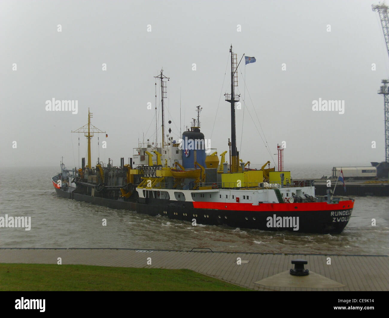 The dredge ship rijndelta bremerhaven hi-res stock photography and ...