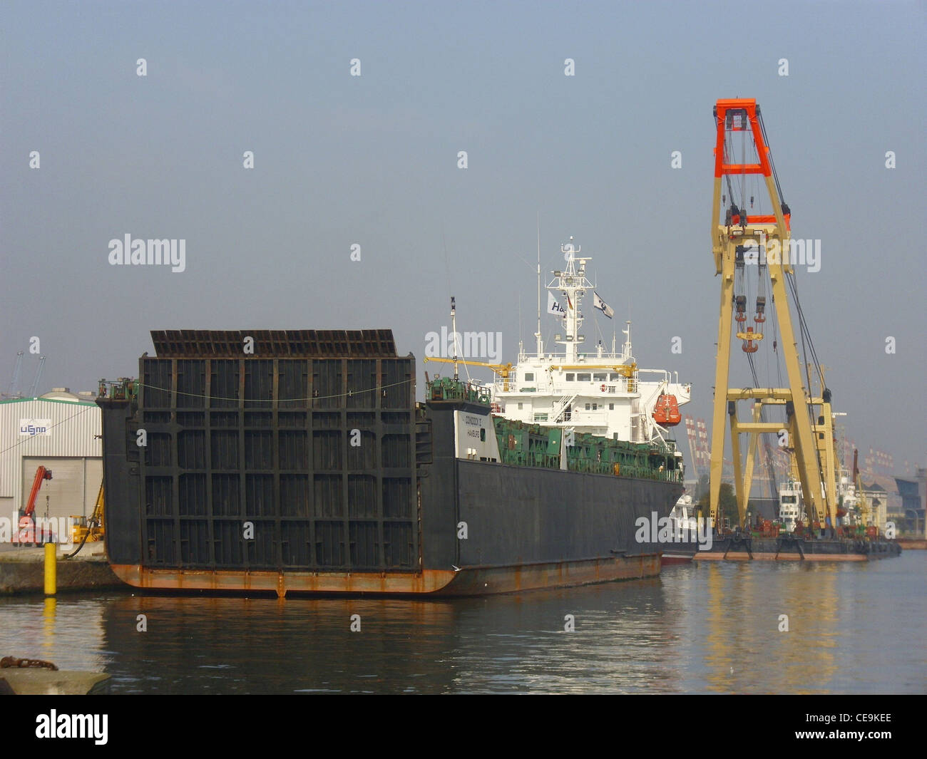 The Condock V is a heavy lift vessel used for transporting large and ...