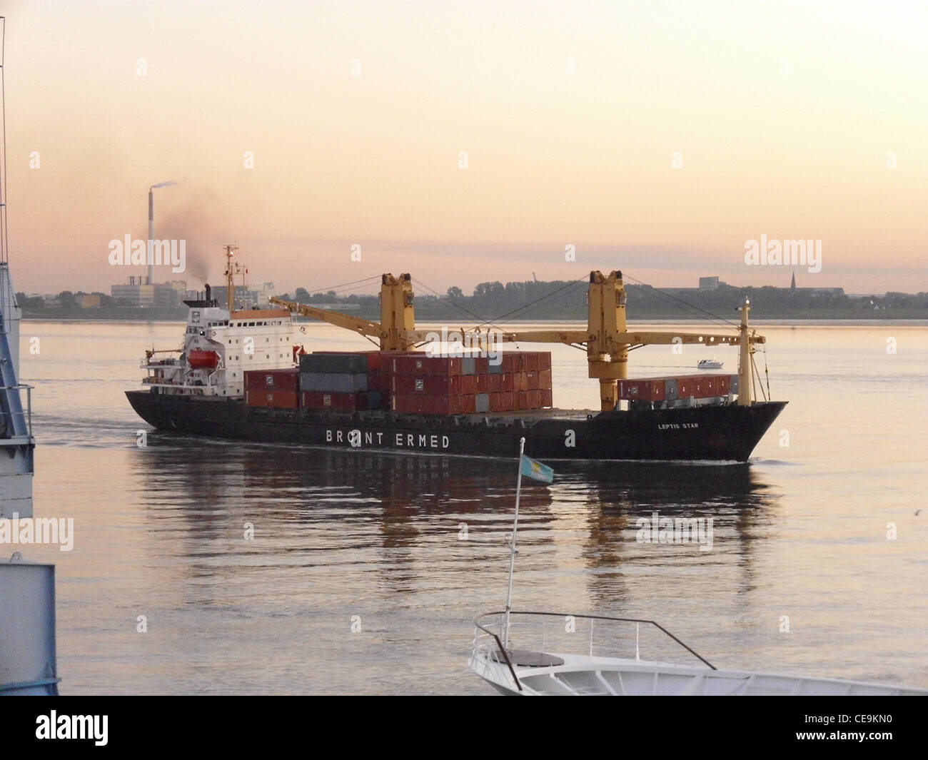 The Leptis Star is a general cargo ship used for transporting various ...