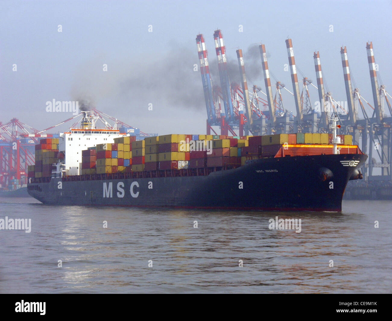 The container ship MSC Ingrid is arriving at the Bremerhaven terminal ...