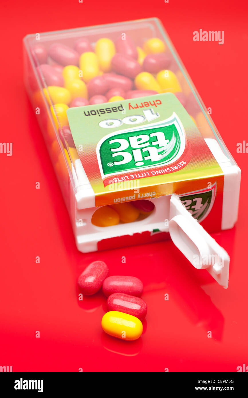 Tic tac hi-res stock photography and images - Alamy