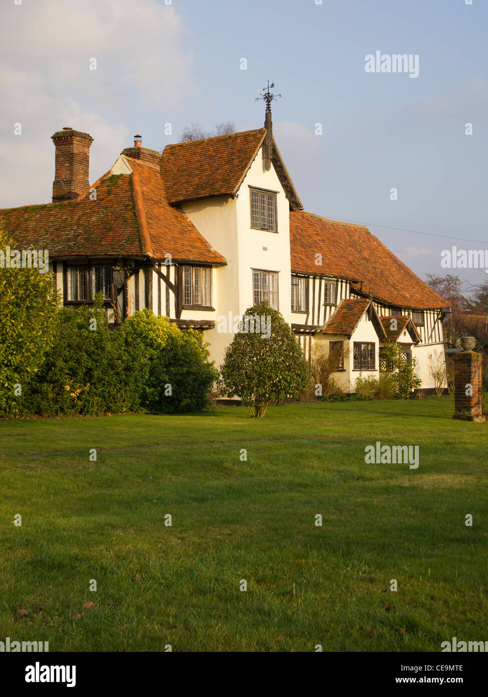 Medieval house exterior hi-res stock photography and images - Alamy