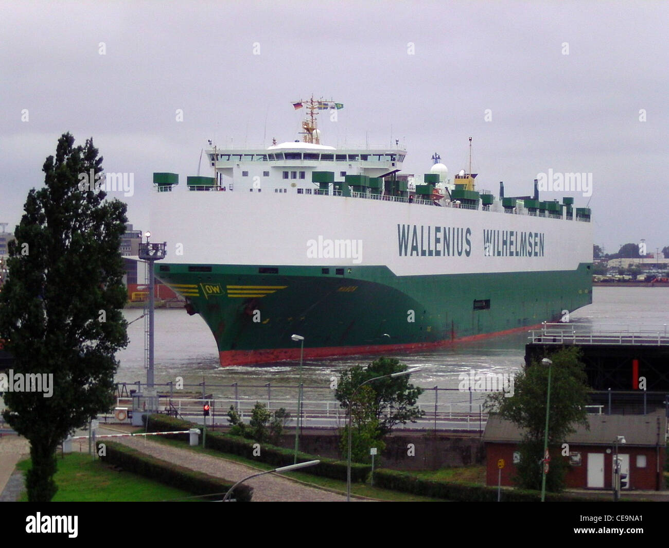The car carrier Manon is en route to the Nordschleuse ship lock in ...
