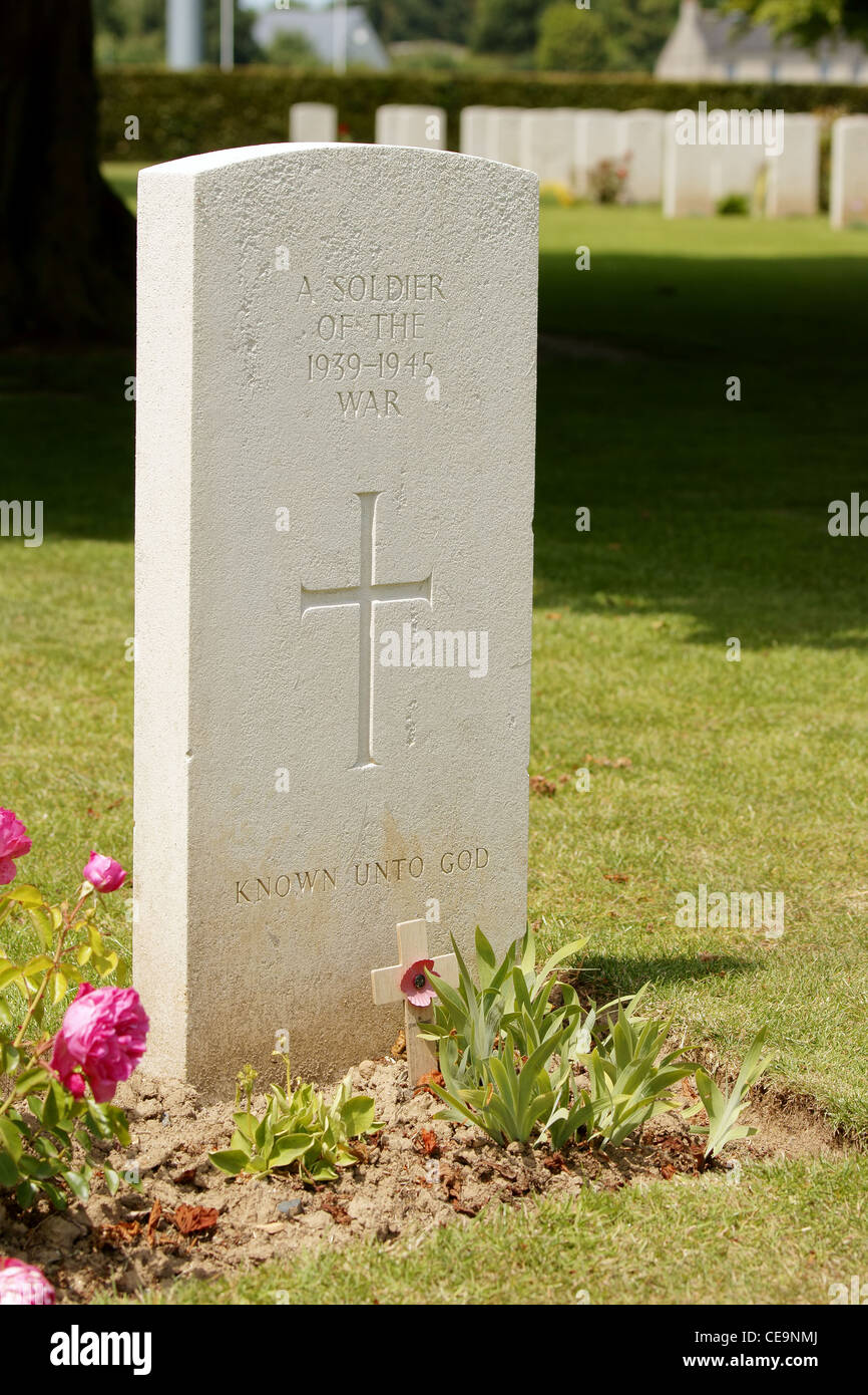 Memorial grave hi-res stock photography and images - Alamy