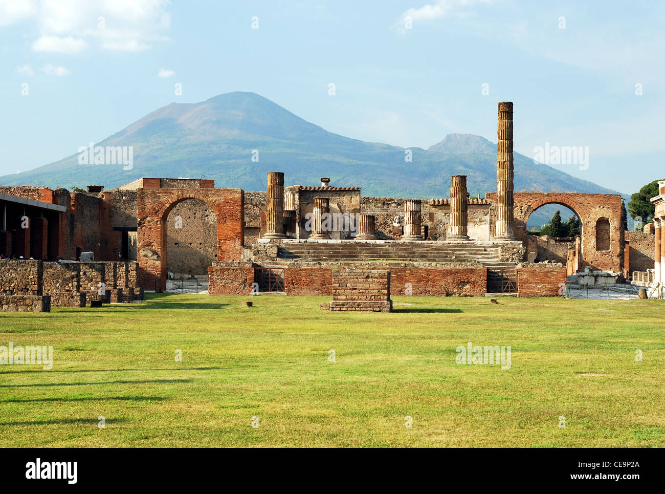Pompeii ruins hi-res stock photography and images - Alamy