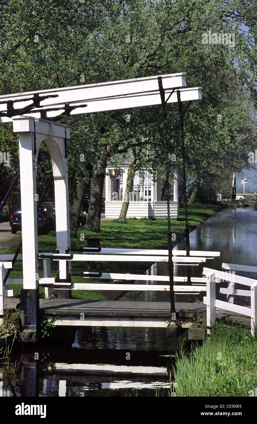 Pulley crossing hi-res stock photography and images - Alamy