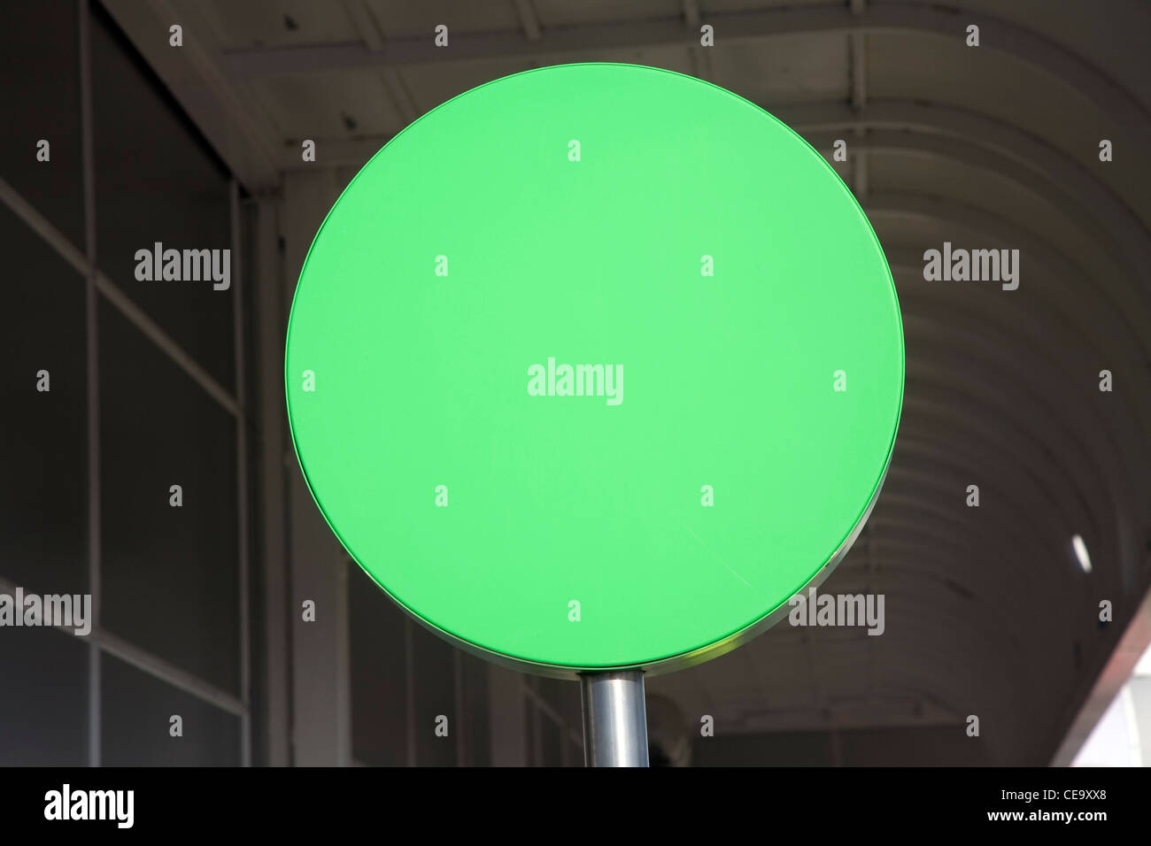 Empty green round sign no writing copy space Stock Photo - Alamy