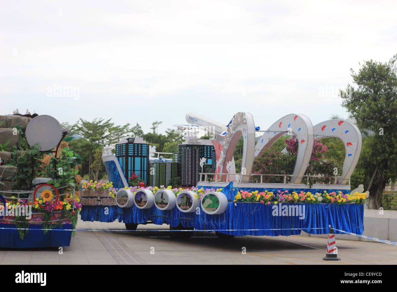 City festooned hi-res stock photography and images - Alamy