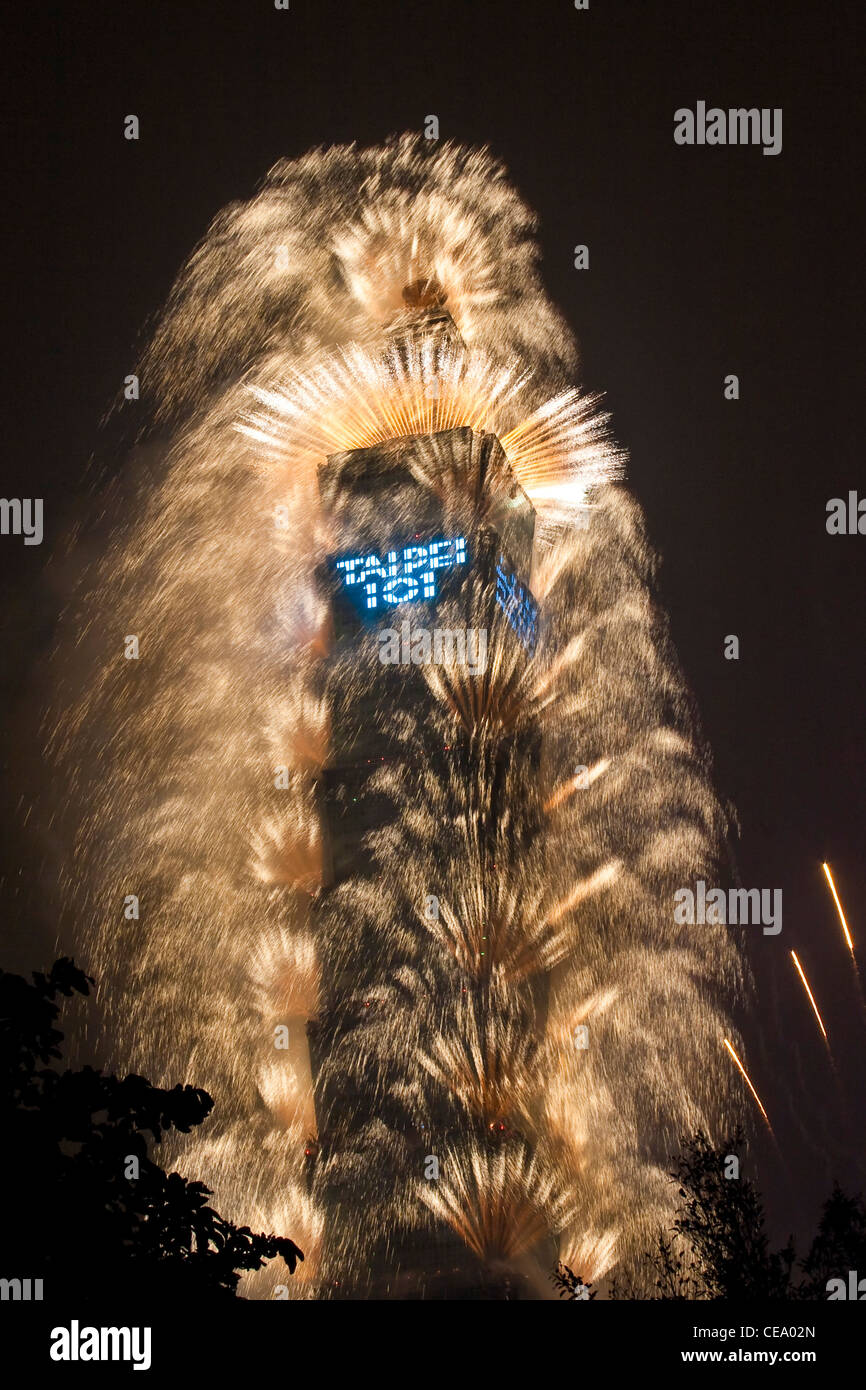 Taipei 101 fireworks hi-res stock photography and images - Alamy