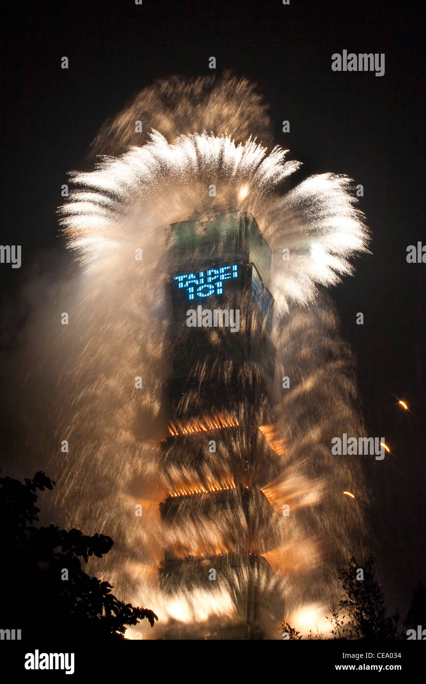 Taipei 101 fireworks hi-res stock photography and images - Alamy