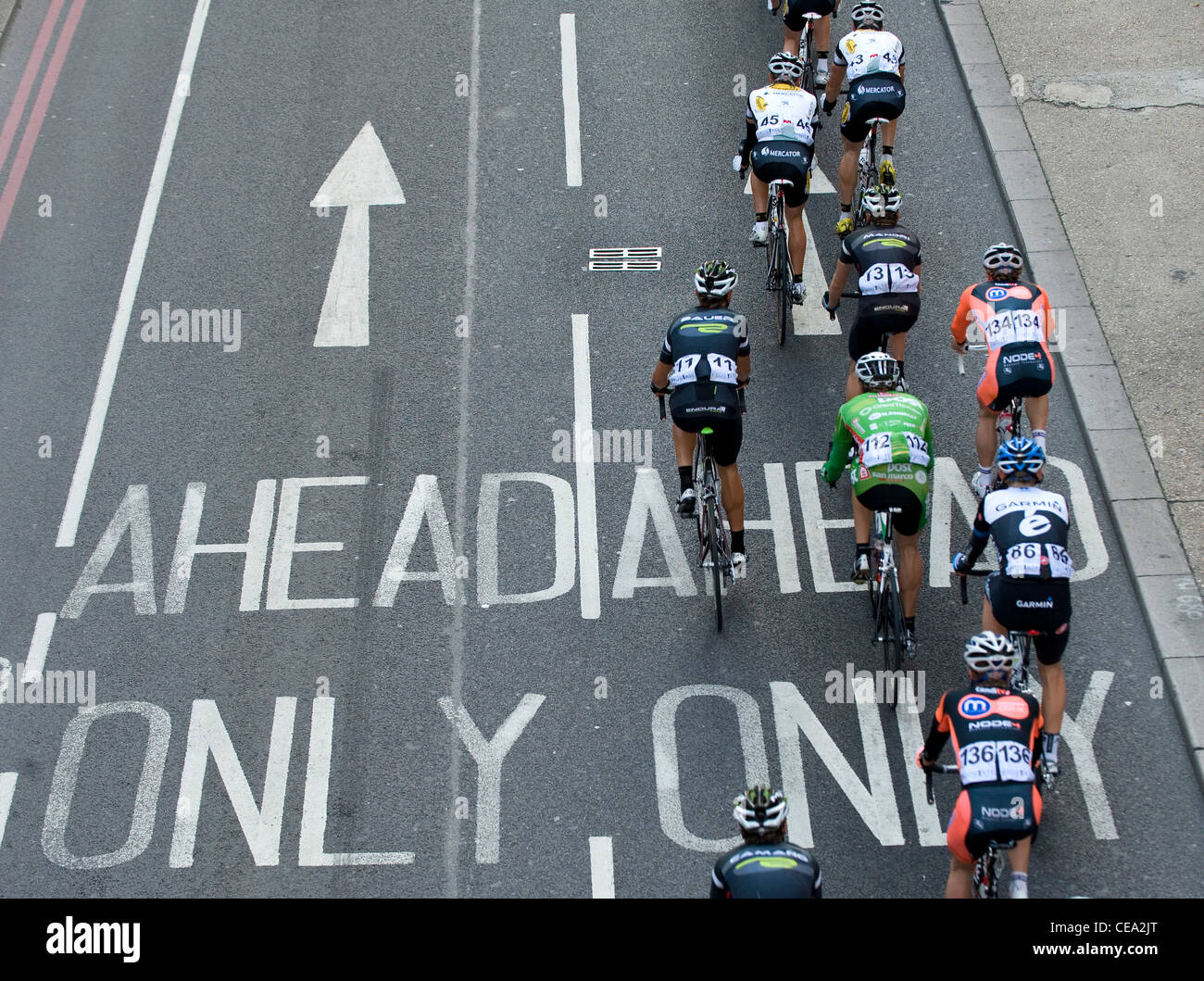 Cycling racing peloton hi-res stock photography and images - Alamy