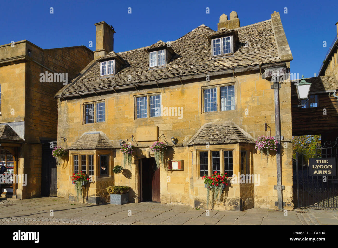 goblets restaurant lygon arms hotel town house high street broadway ...