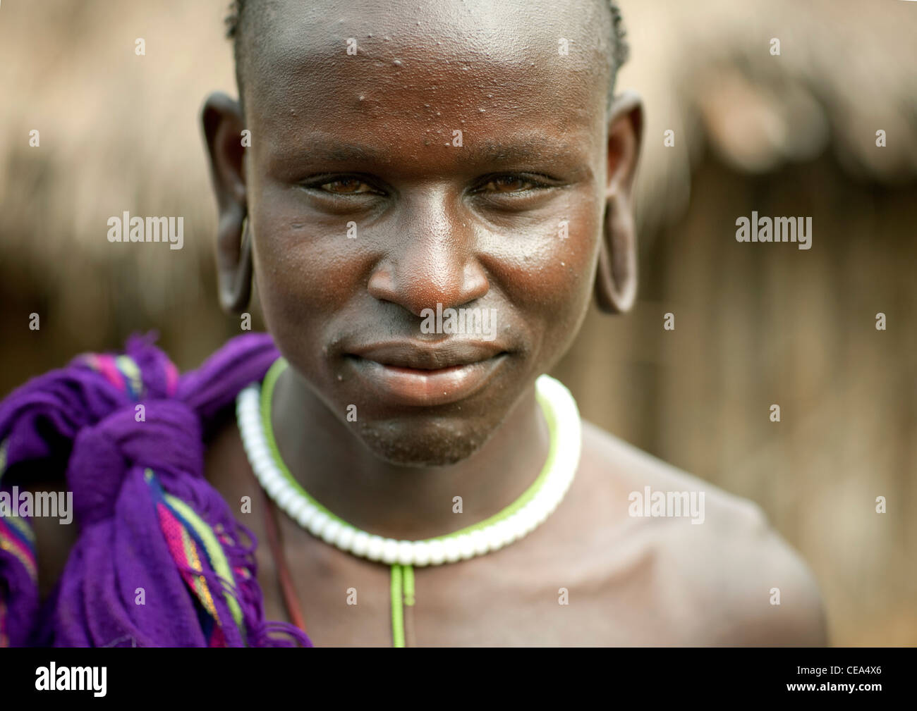 Surma tribe hi-res stock photography and images - Alamy