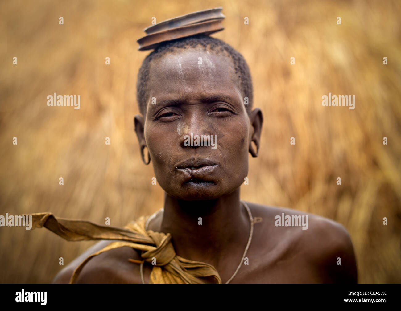 Two clay plates hi-res stock photography and images - Alamy