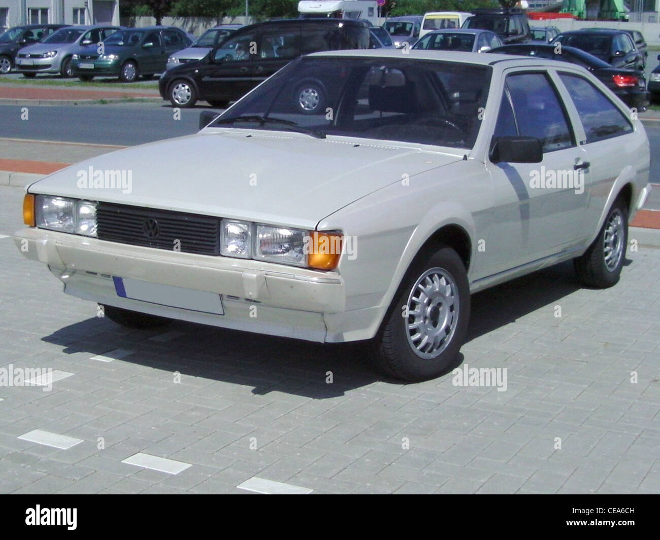 Hatchback cars 1980s hi-res stock photography and images - Alamy