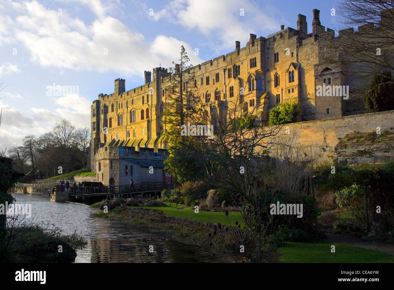 Medieval catles hi-res stock photography and images - Alamy
