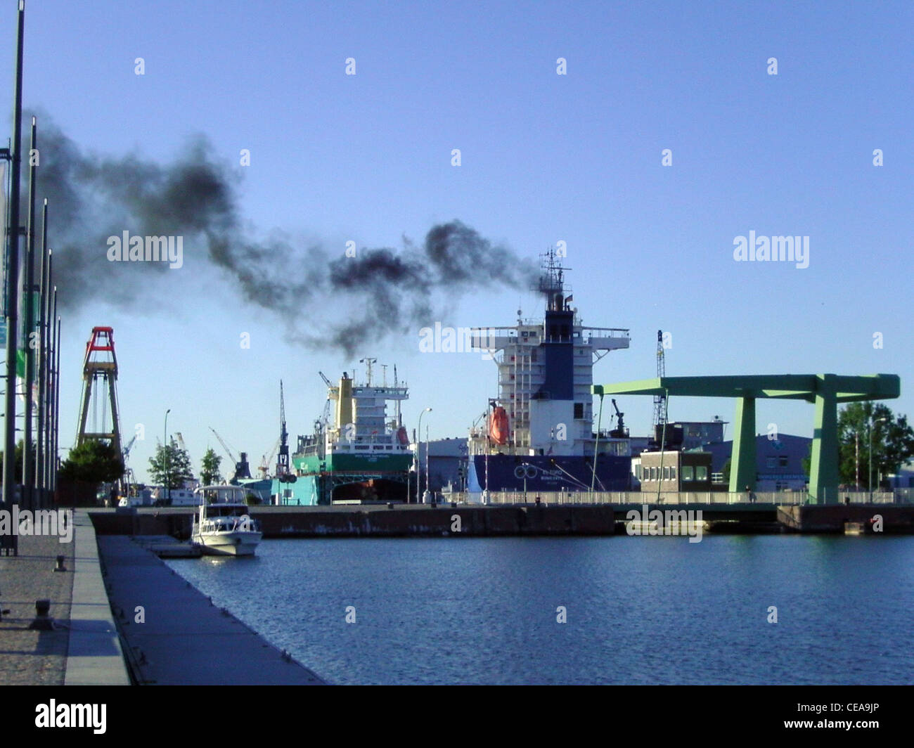 Ships engine hi-res stock photography and images - Alamy