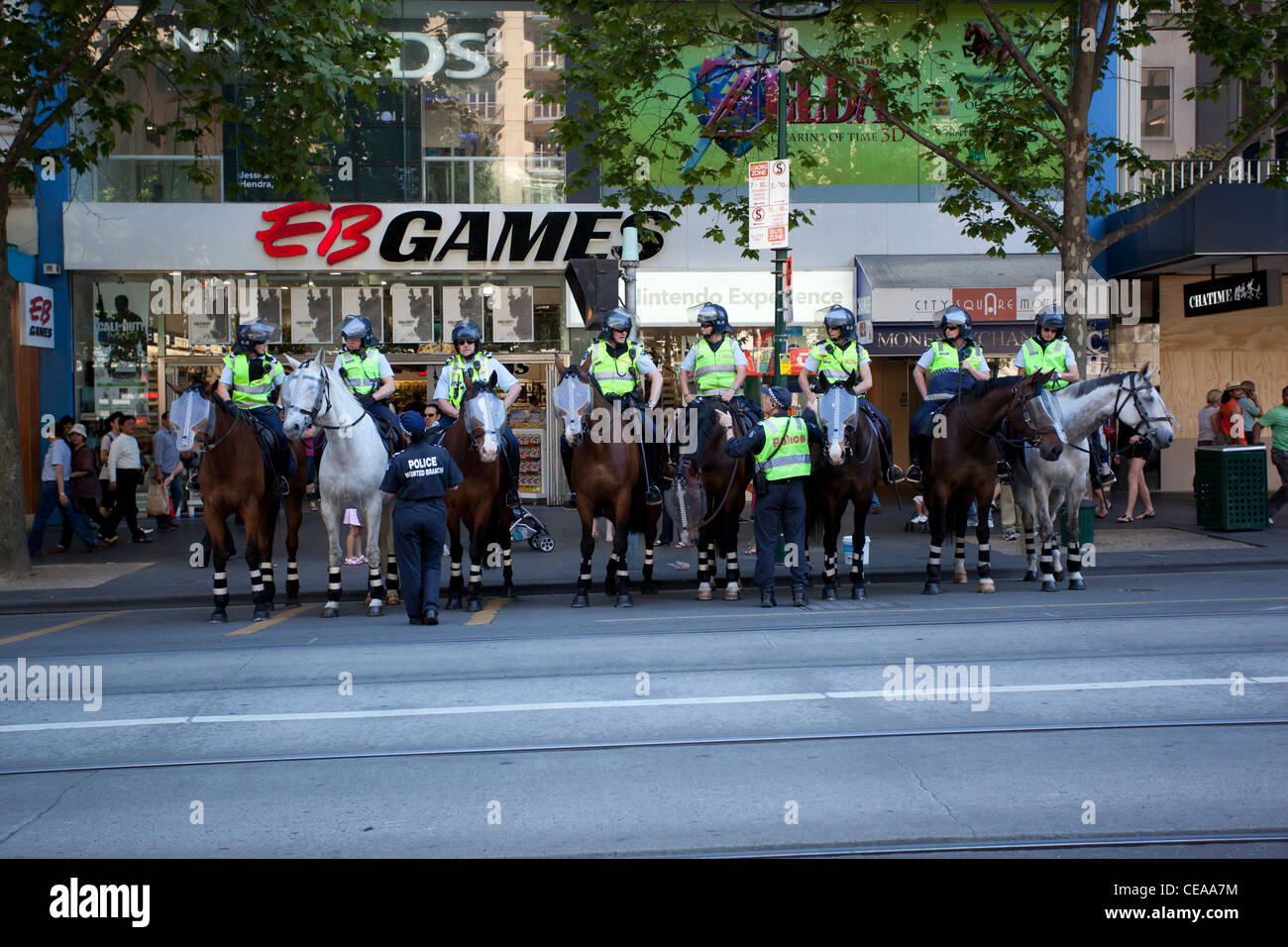 Mounted police force in Melbourne, Australia Stock Photo - Alamy
