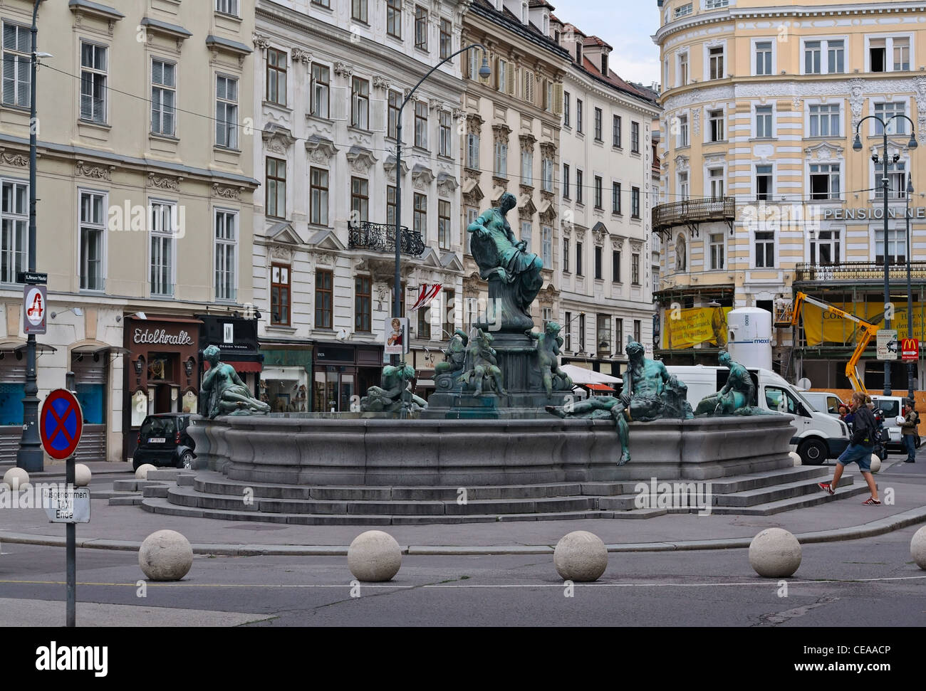 Vienna: Neuer markt Stock Photo - Alamy