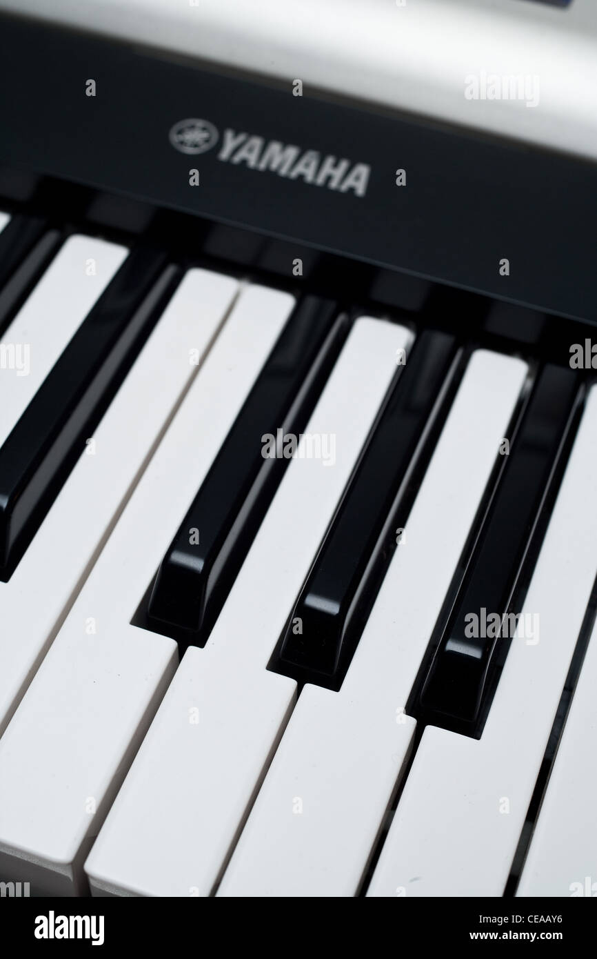 Yamaha keyboard hi-res stock photography and images - Alamy