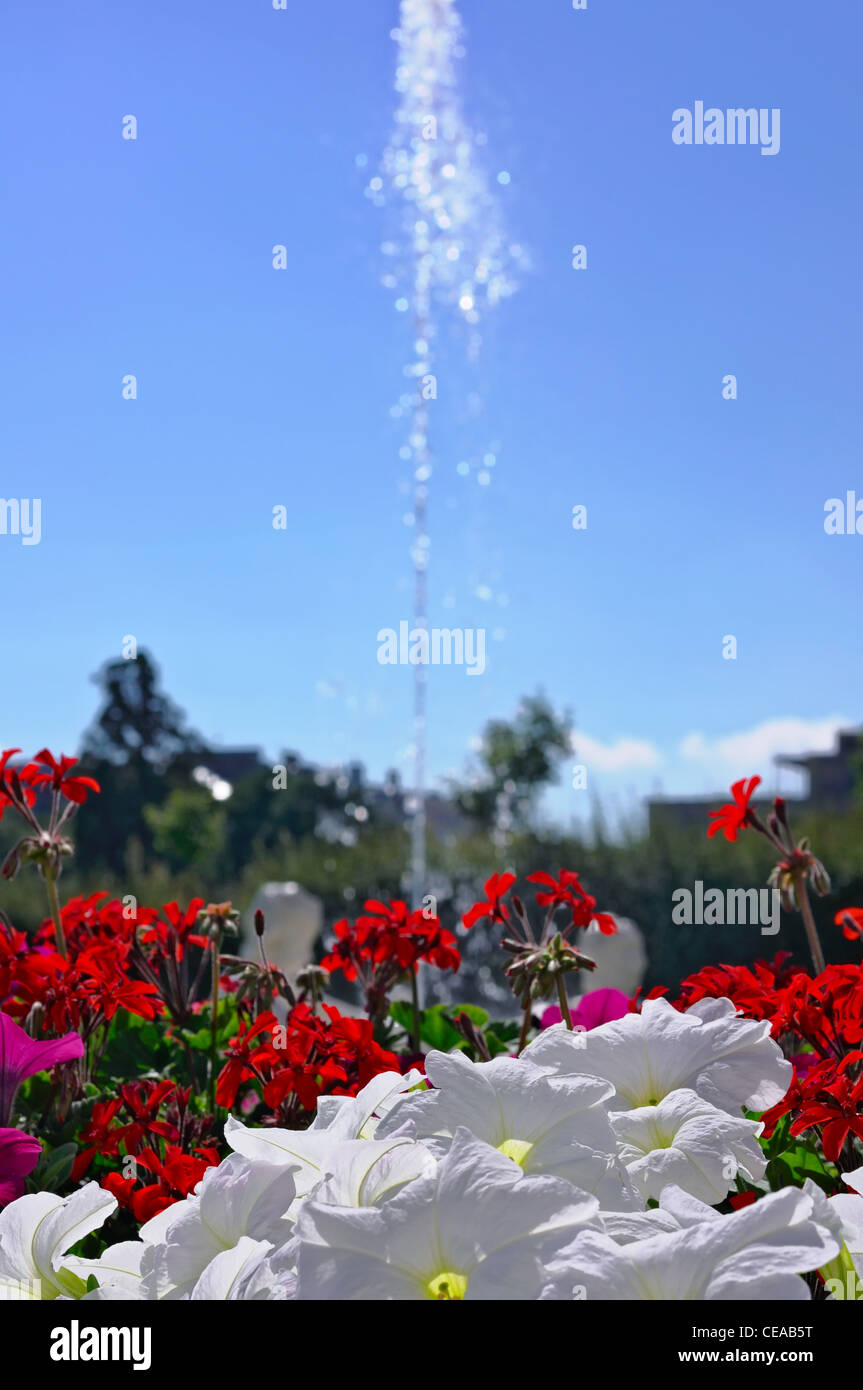 Foreground water fountain hi-res stock photography and images - Alamy