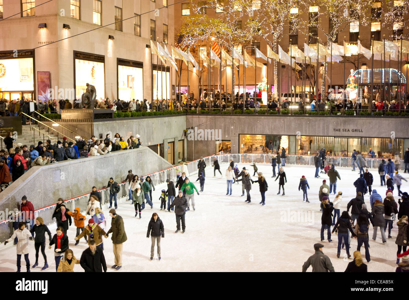 Rockefeller center ice skating hi-res stock photography and images - Alamy