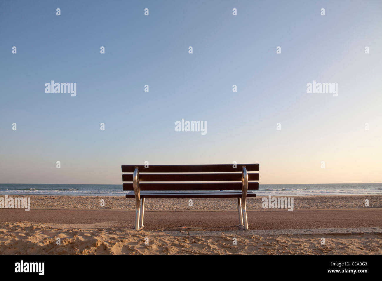 Bench beach hi-res stock photography and images - Alamy
