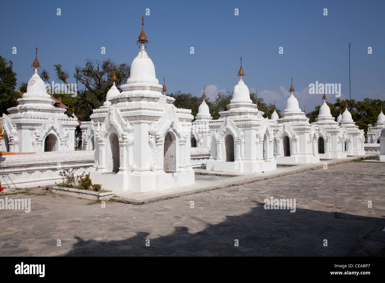 Temple pagoda interior buddhism hi-res stock photography and images - Alamy