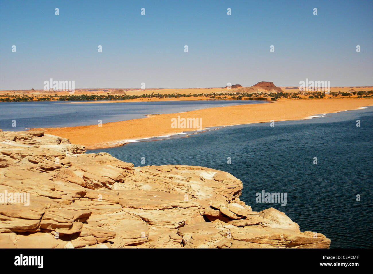Ounianga kebir hi-res stock photography and images - Alamy
