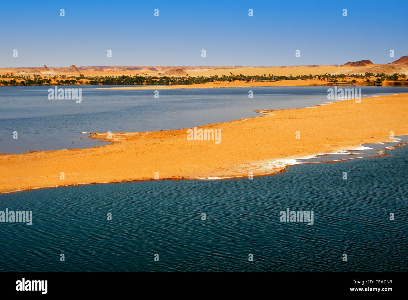 Ounianga kebir hi-res stock photography and images - Alamy