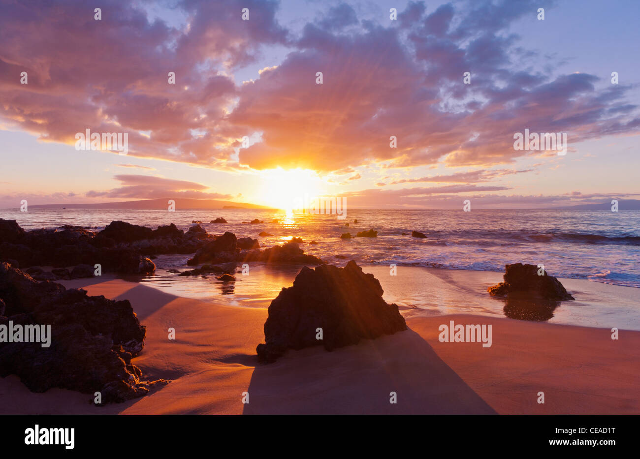 Tropical Hawaiian Sunset Stock Photo - Alamy