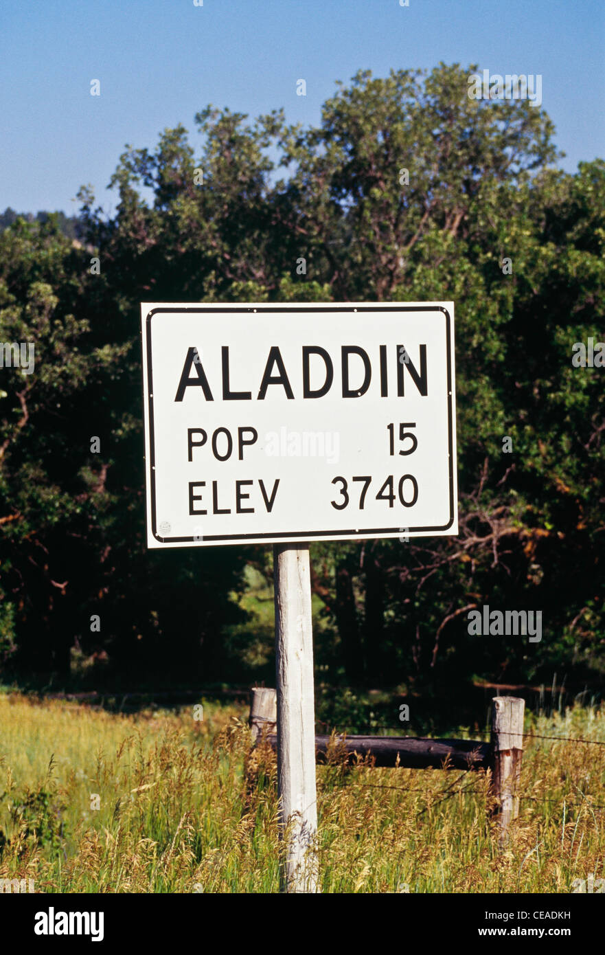 Population of sign hi-res stock photography and images - Alamy