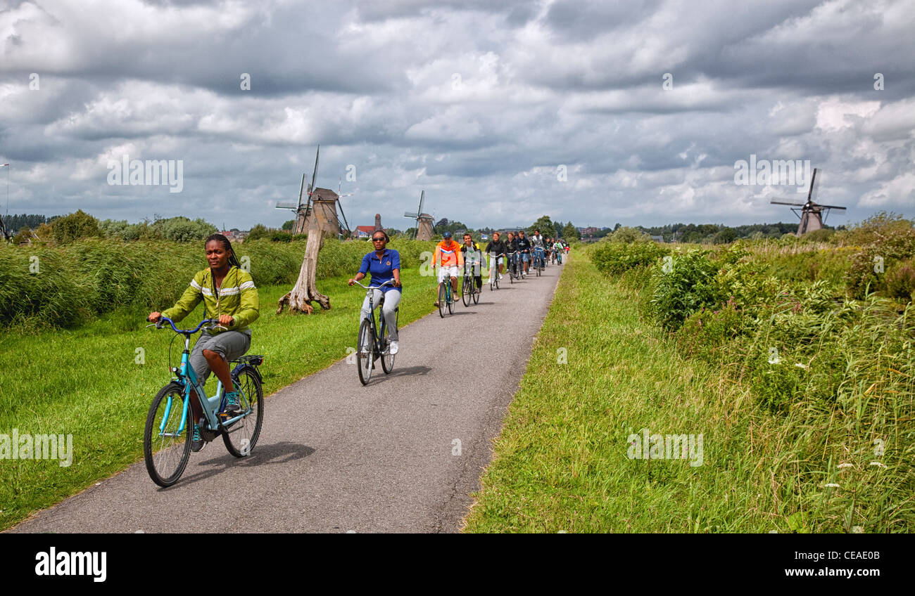 Bicycle tour of the windmill complex in Kinderdijk, The Netherlands ...